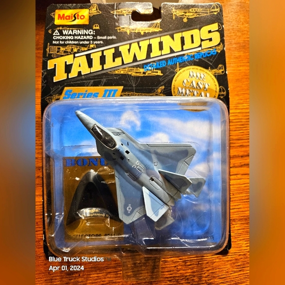 Maisto Tailwinds | Accessories | Maisto Tailwinds Yf22 Lightning Ii ...